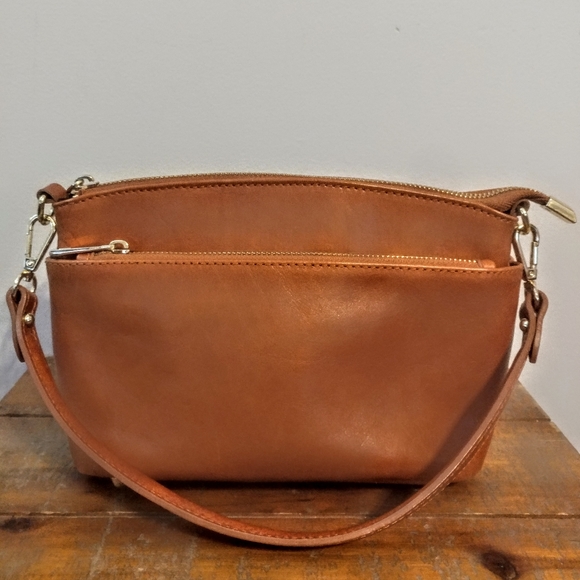 Divina Firenze | Bags | Divina Firenze Italian Leather Shoulder Bag ...